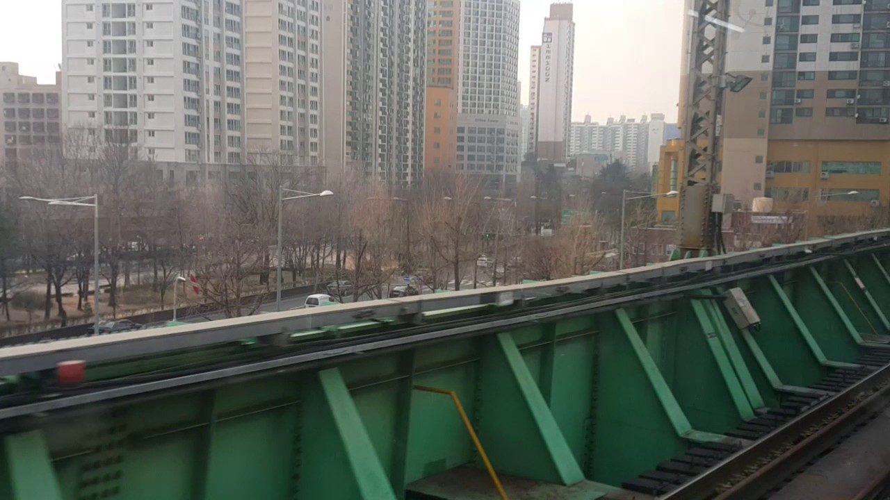 서울메트로 2호선 내선순환 열차 대림 → 신도림 + 경적 (MELCO Chopper) - YouTube