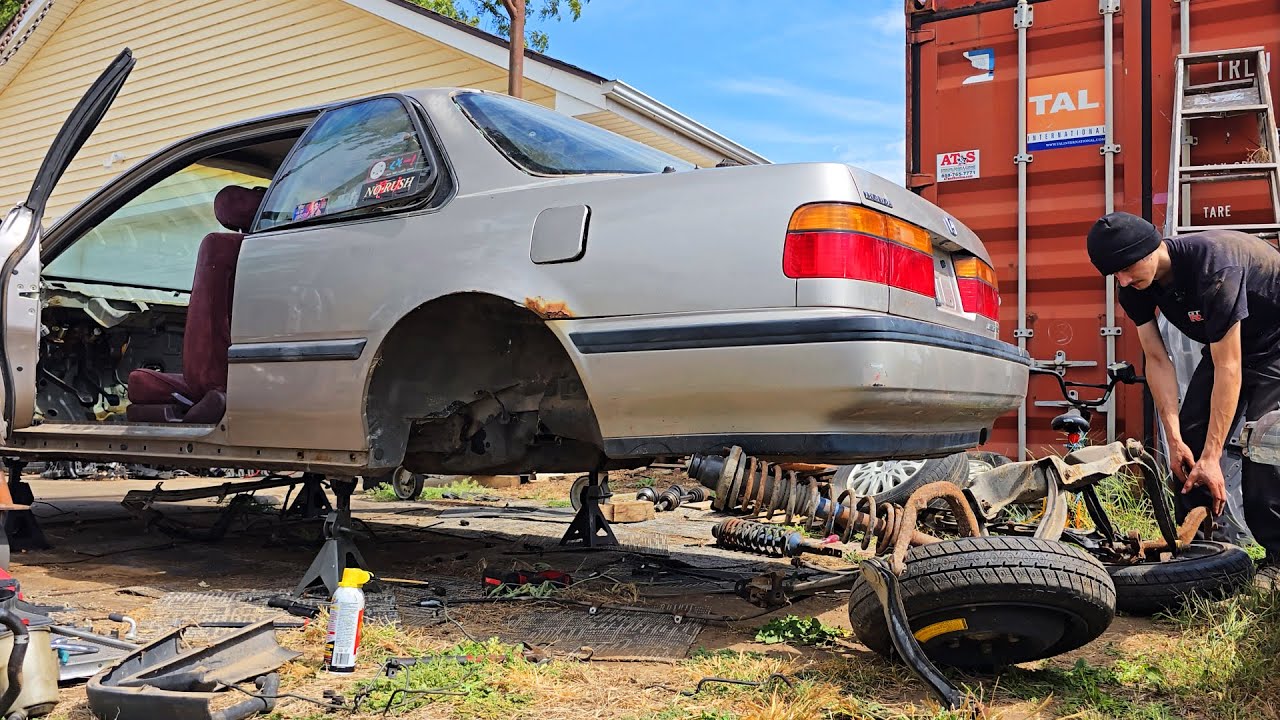 CB7 Gas Tank & Rear Subframe Removal | #justhondathings ♥ - YouTube