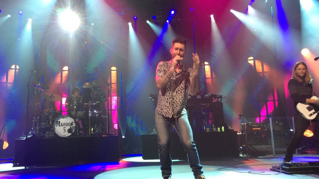 Maroon 5 - Maps (LIVE Performance @ iTunes Festival 2014 London) - YouTube