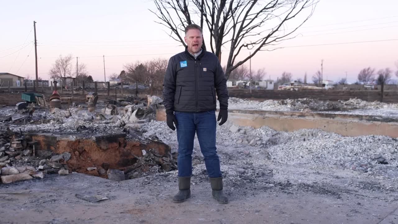 The Weather Channel visits the scene of Texas wildfires - YouTube