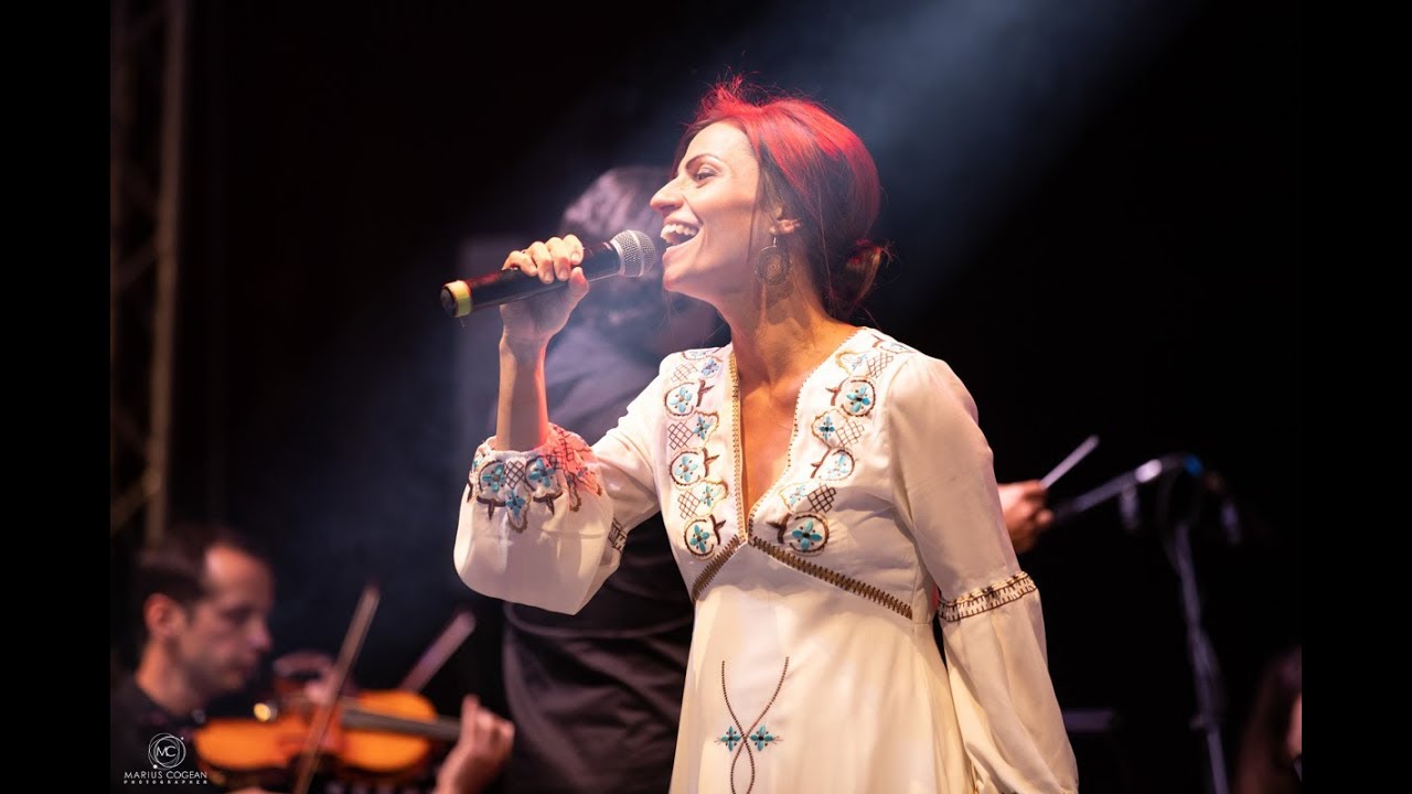 Alexandra Fits - Padam, padam - YouTube