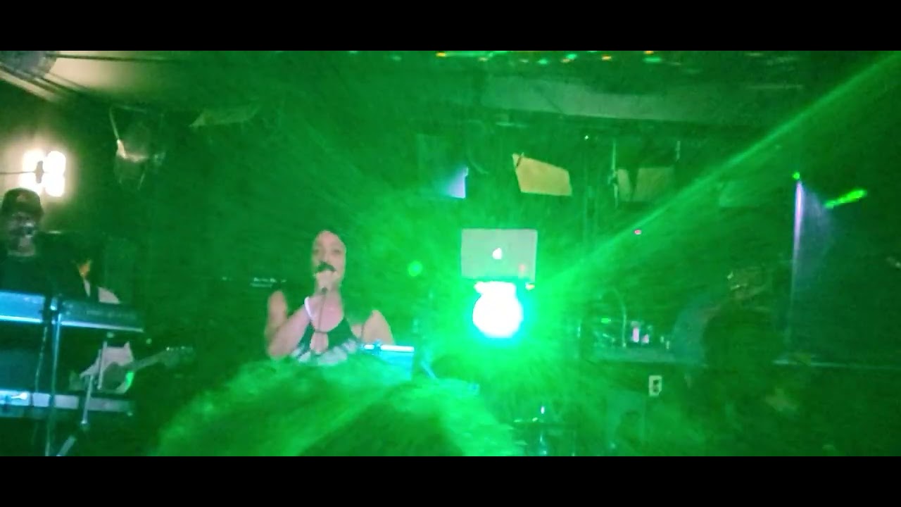 1252 Band sings "It Feels Good" at Lamont's Entertainment Complex ...