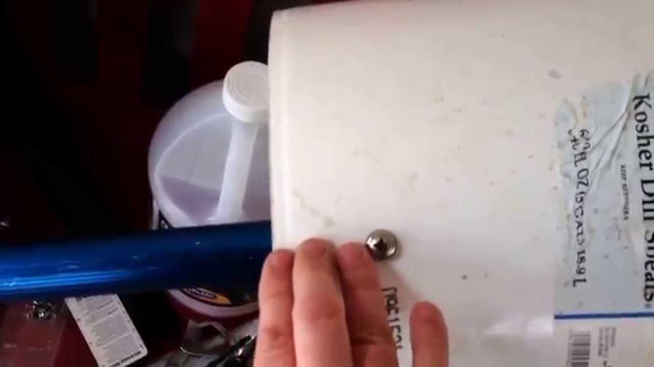 Easy DIY snow roof rake with a plaster bucket and a shower curtain ...