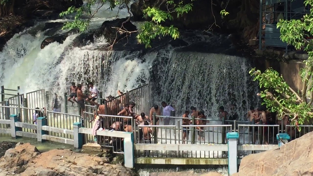 Bathing in Hogenakkal Falls | Hogenakkal Falls bathing area | Great ...