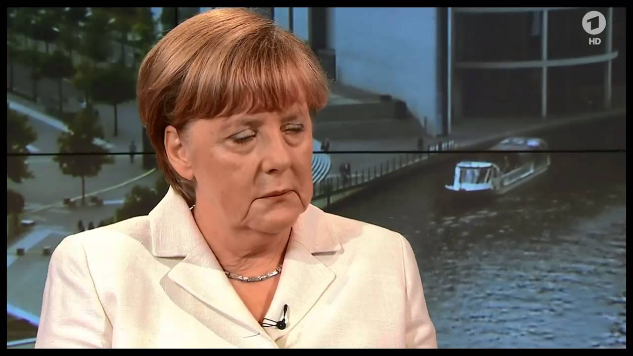 Hofberichterstattung: Tina Hassel im Sommerinterview mit Merkel. - YouTube
