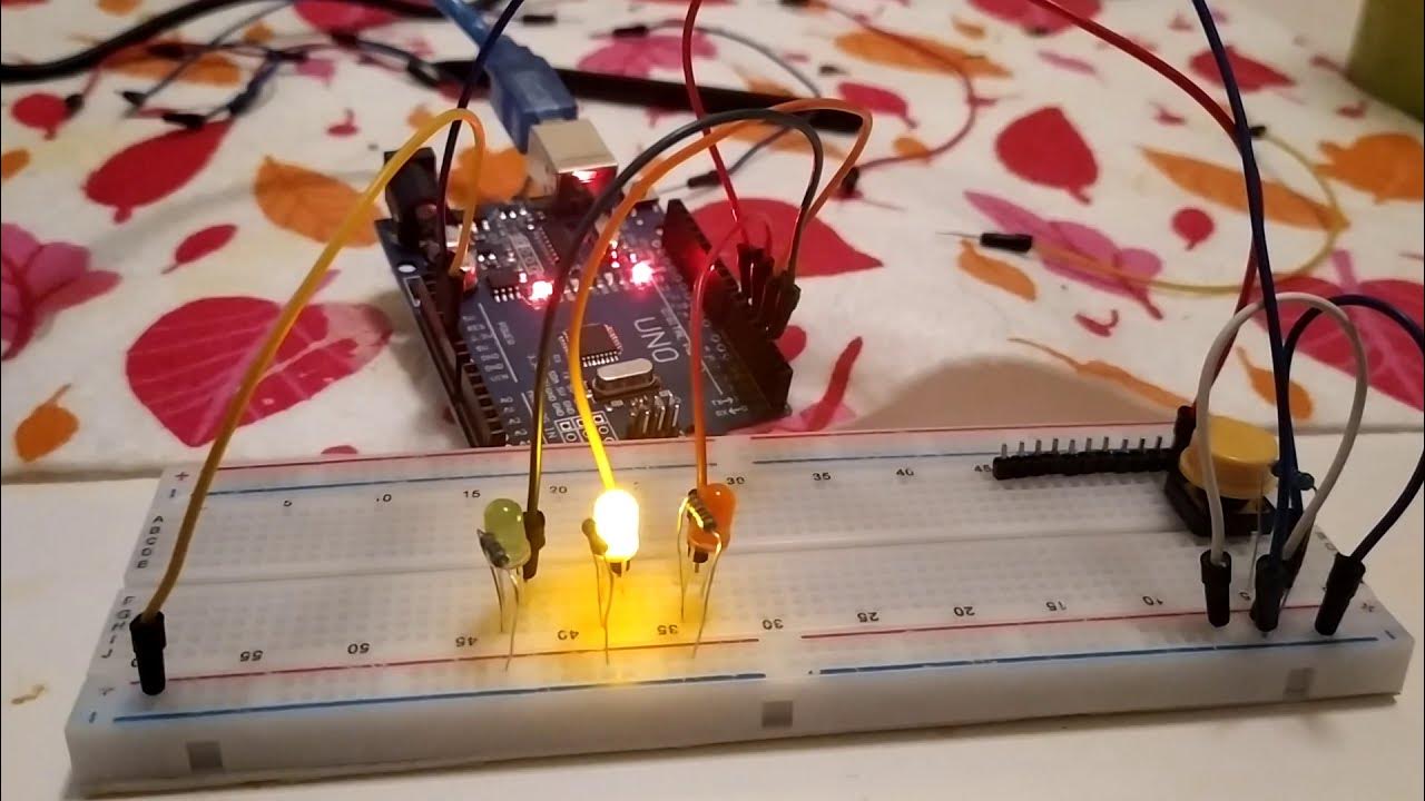 Arduino UNO Traffic light with Pedestrian Crossing Button - YouTube