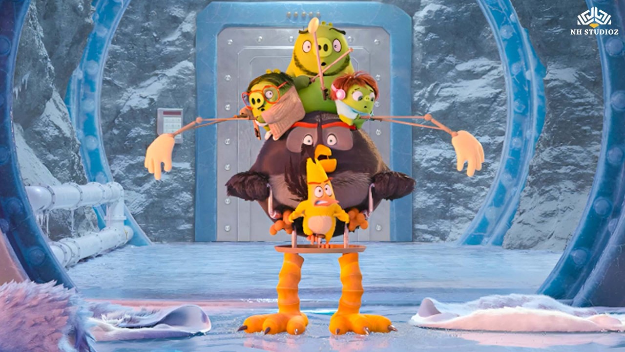 The eagle’s suit of Angry Bird and the pig got torn 😊 | The Angry Bird ...