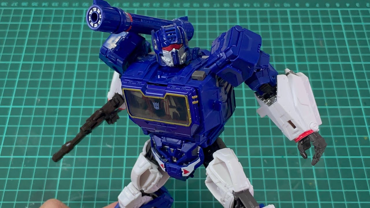 Transformers Studio Series 83 Voyager Soundwave (Robot mode to Alt mode ...