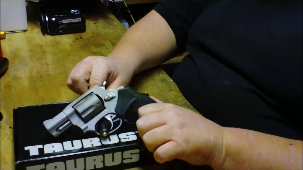 Taurus M85 revolver - YouTube