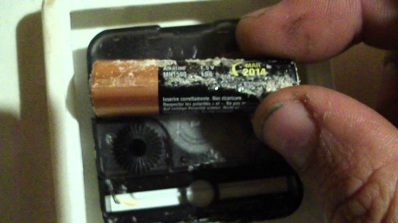 Fake Duracell battery - or orginal? - YouTube