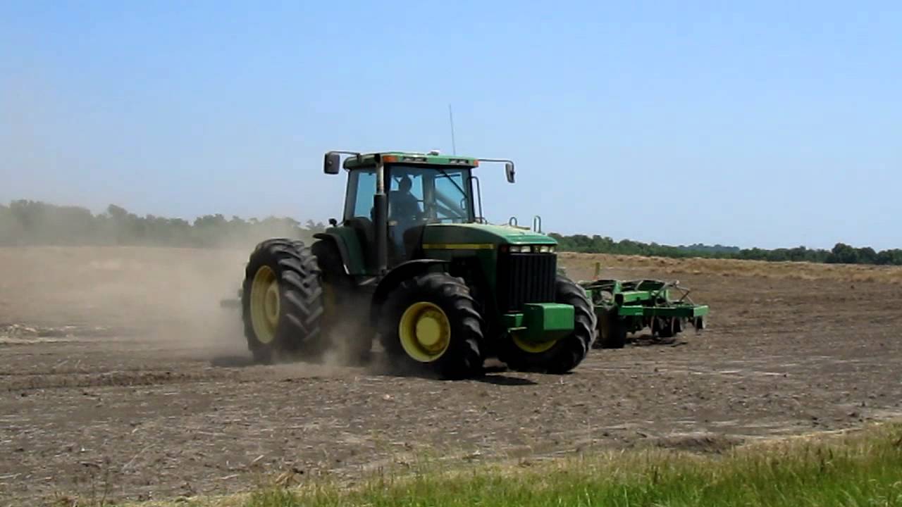 JD 8400 Planting With 1990 CCS Drill - YouTube