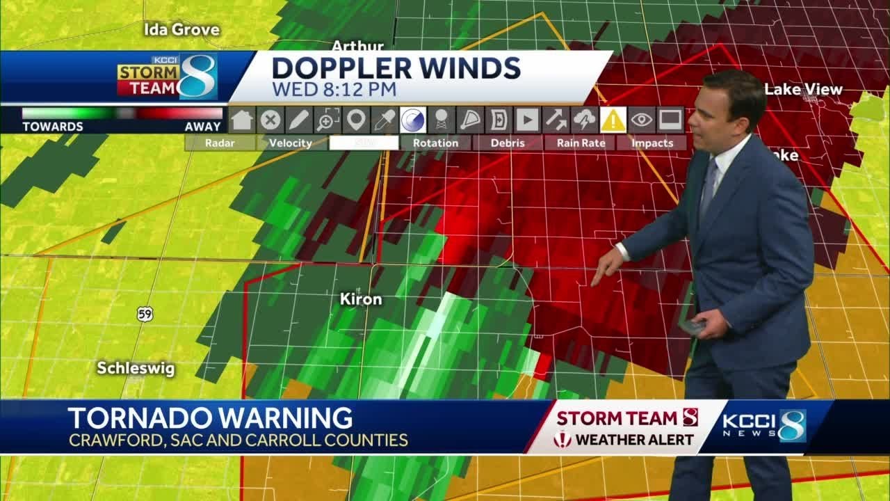 Tracking severe weather in Iowa - YouTube