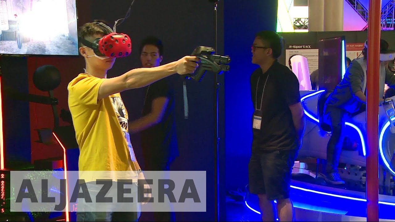 Virtual reality highlight of Tokyo Game Show convention - YouTube