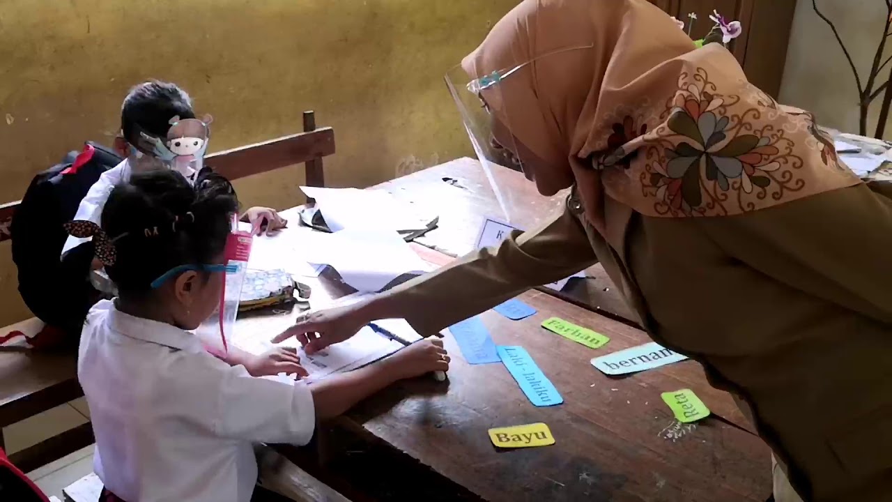 SIKLUS 2 Angkatan 3 Peningkatan Kemampuan Membaca dengan Model Scramble ...