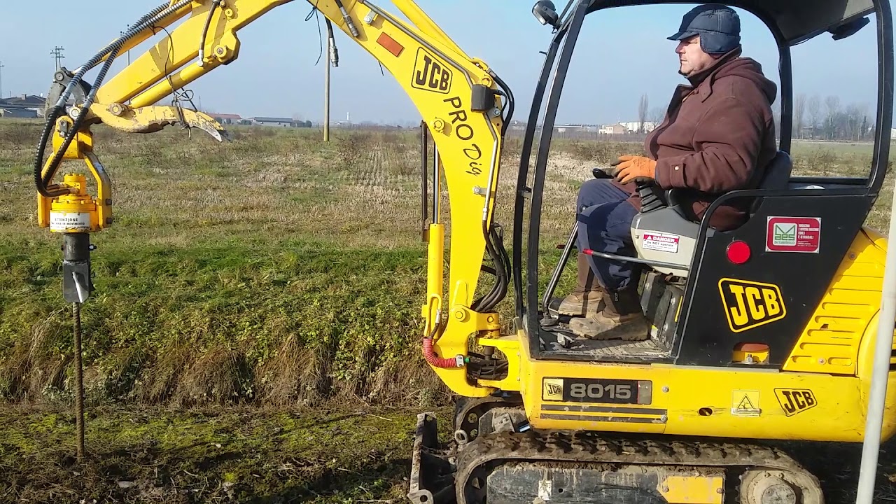 miniescavatore JCB 8015 - YouTube