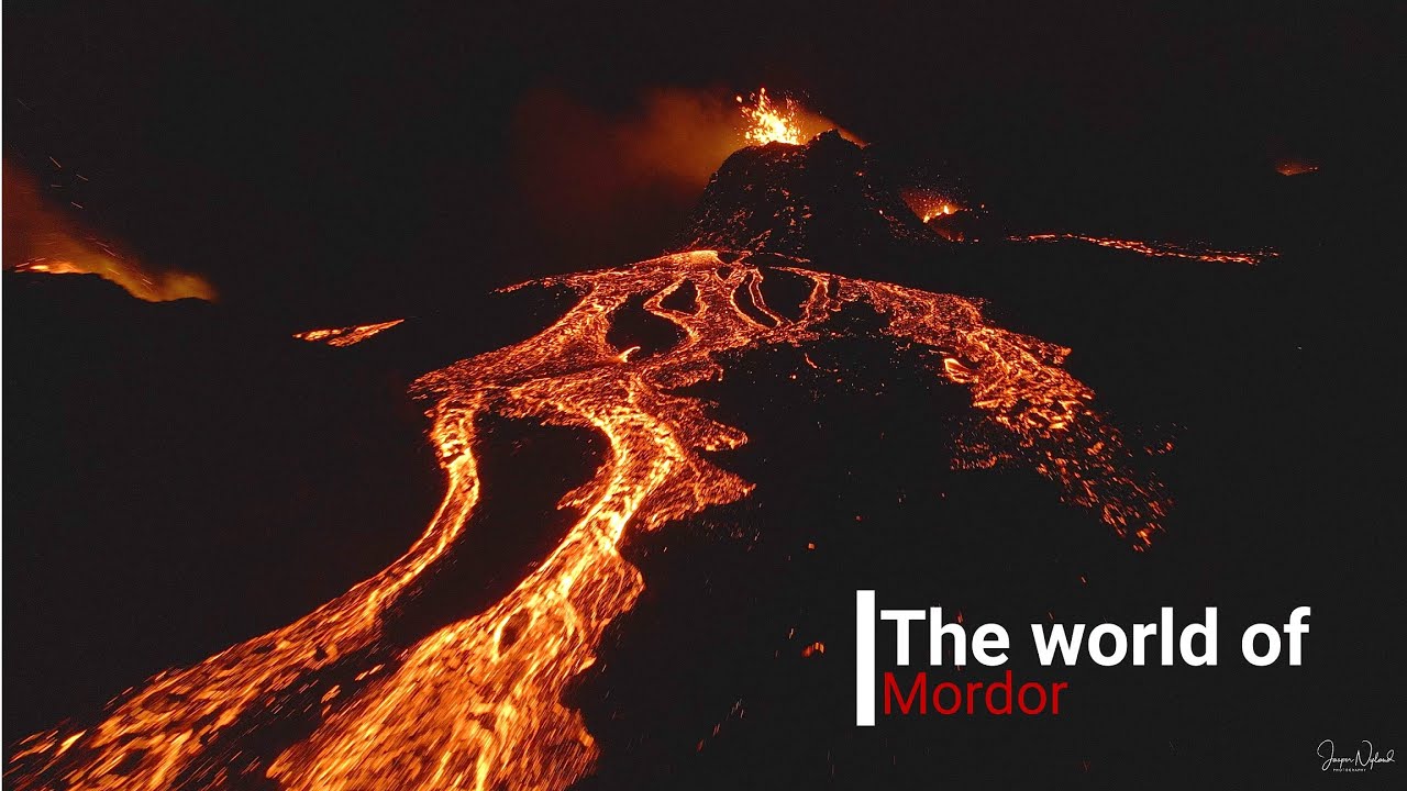 ICELANDIC VOLCANO ERUPTION 4K - Into the World of Mordor - YouTube