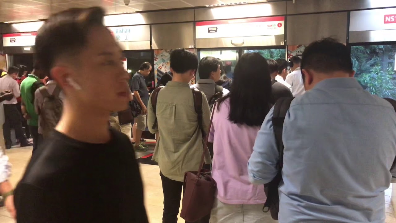 SMRT North South Line Rush hour-Bishan station,SMRT南北線ラッシュアワービシャン駅 ...