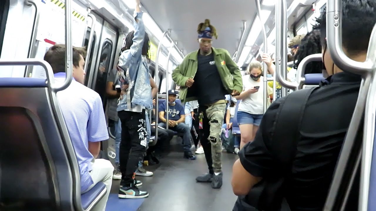 Dancing on the DC metro train - YouTube