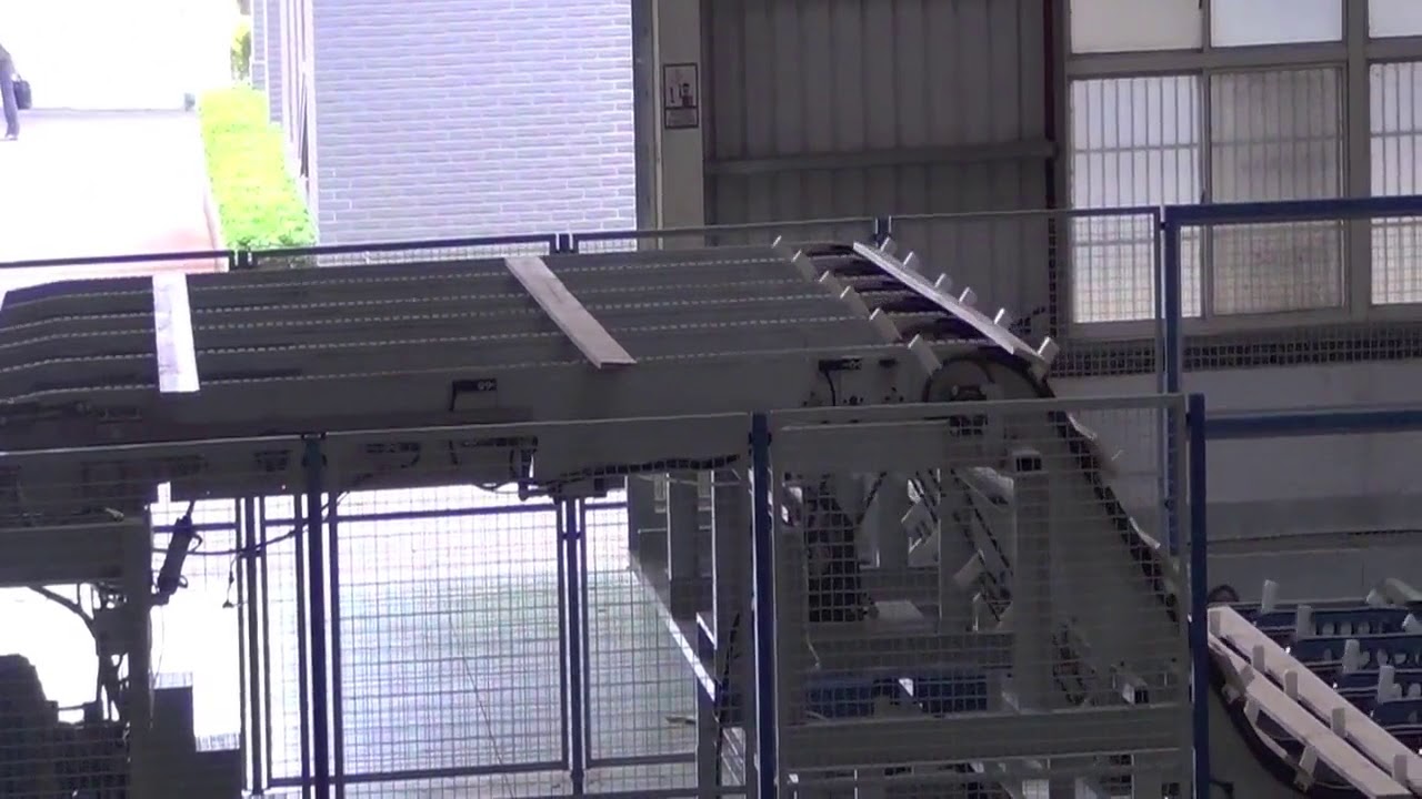 LEADERMAC S07 INFEED SYSTEM AND R09 OUTFEED SYSTEM - YouTube