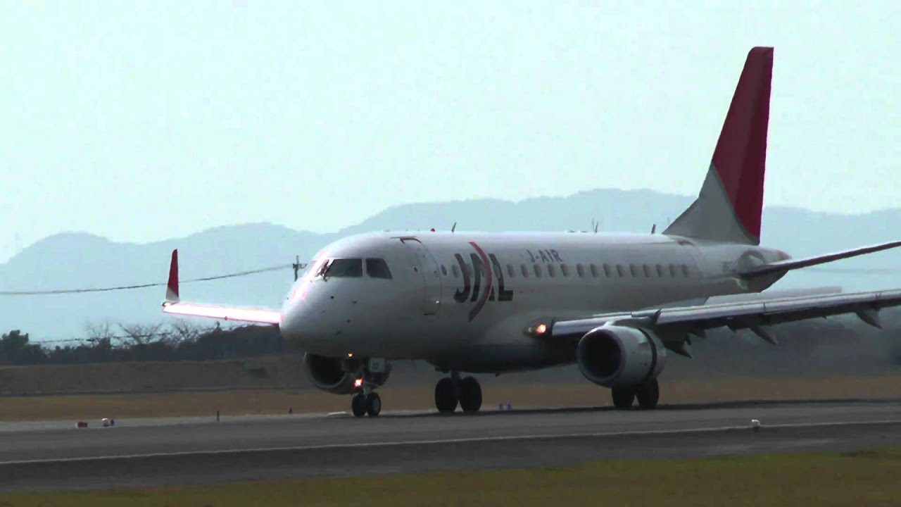 Kumamoto Airport-JAL(EMBRAER ERJ-170) 172 - YouTube