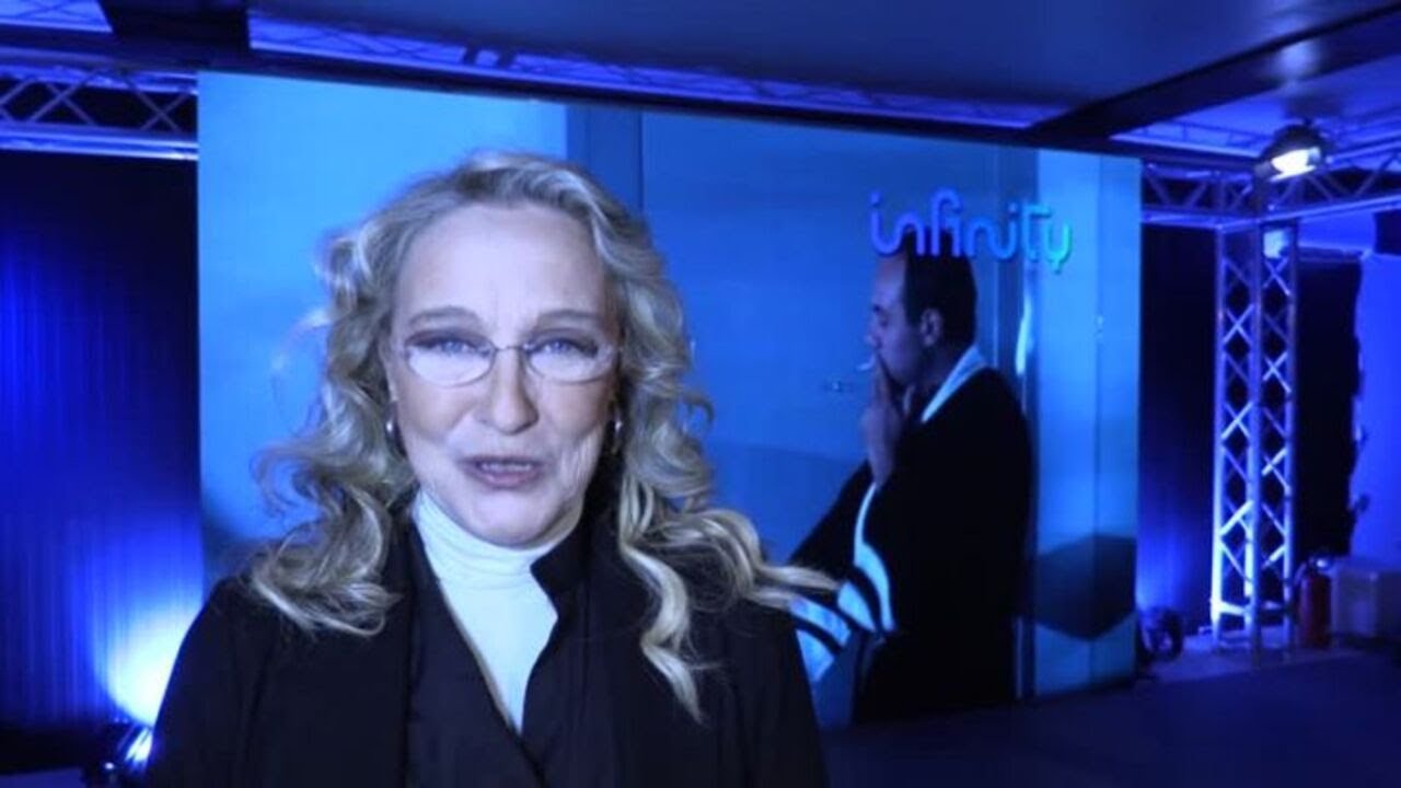 Quando Eleonora Giorgi ricordava "Borotalco" restaurato dopo 35 anni - YouTube