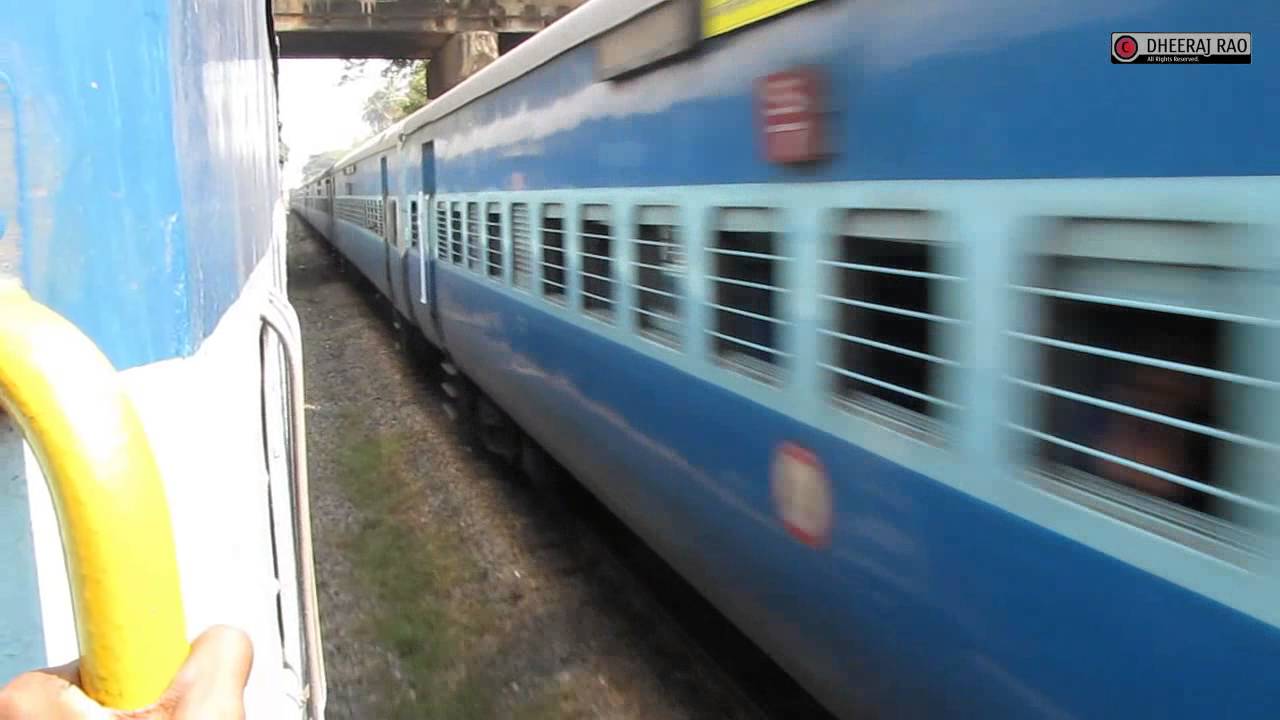 Malabar Express WDM3D Entering Mangalore Central - YouTube