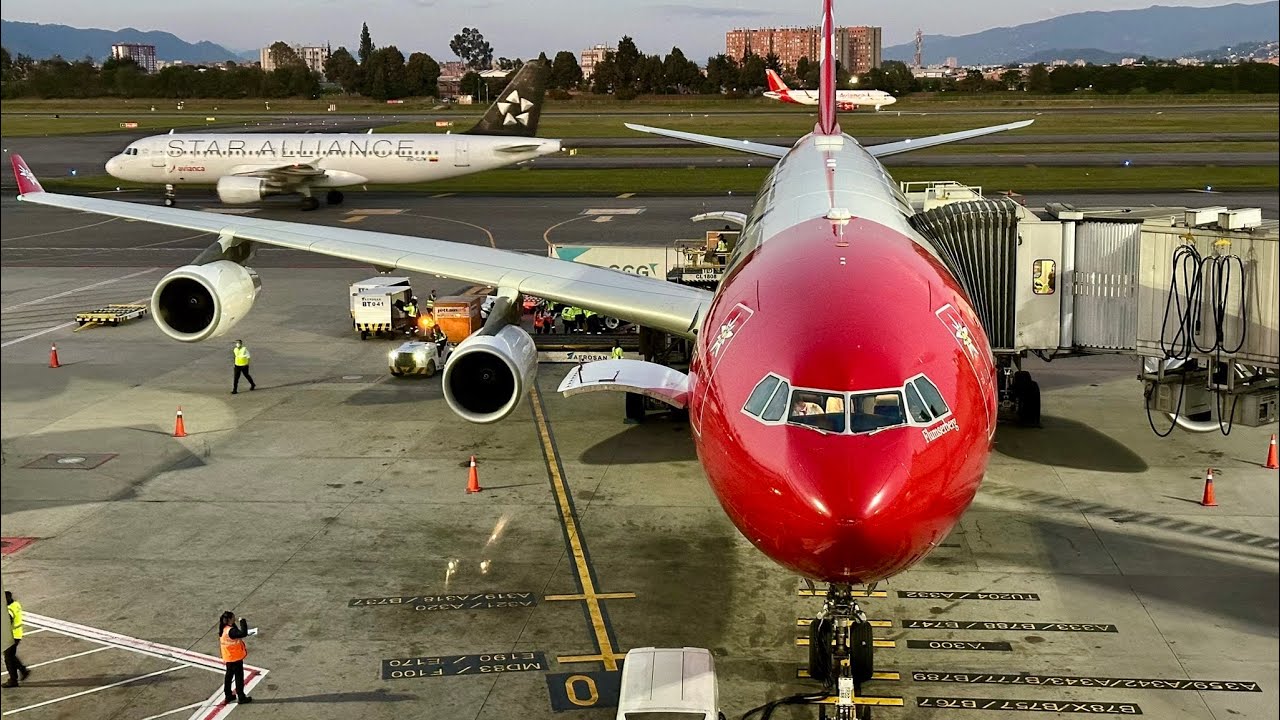 Vuelven los Airbus A340 al Aeropuerto El Dorado de Bogotá! - YouTube