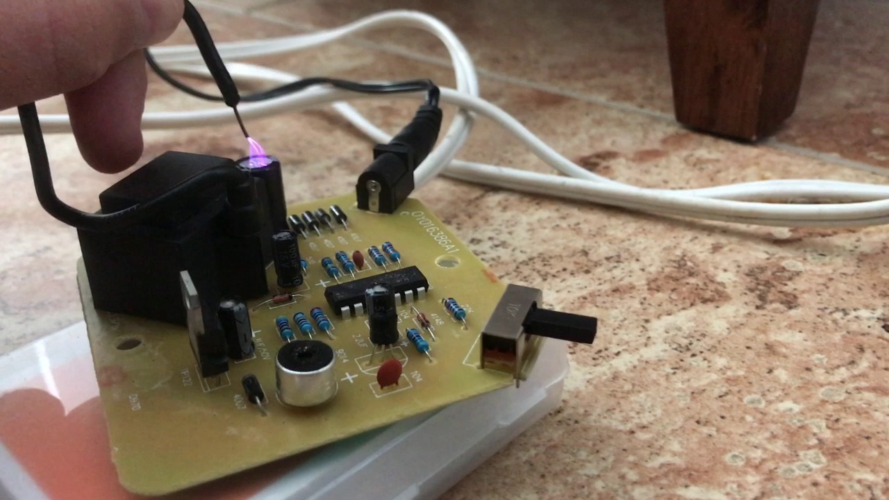 Playing with the tesla globe electronics - YouTube