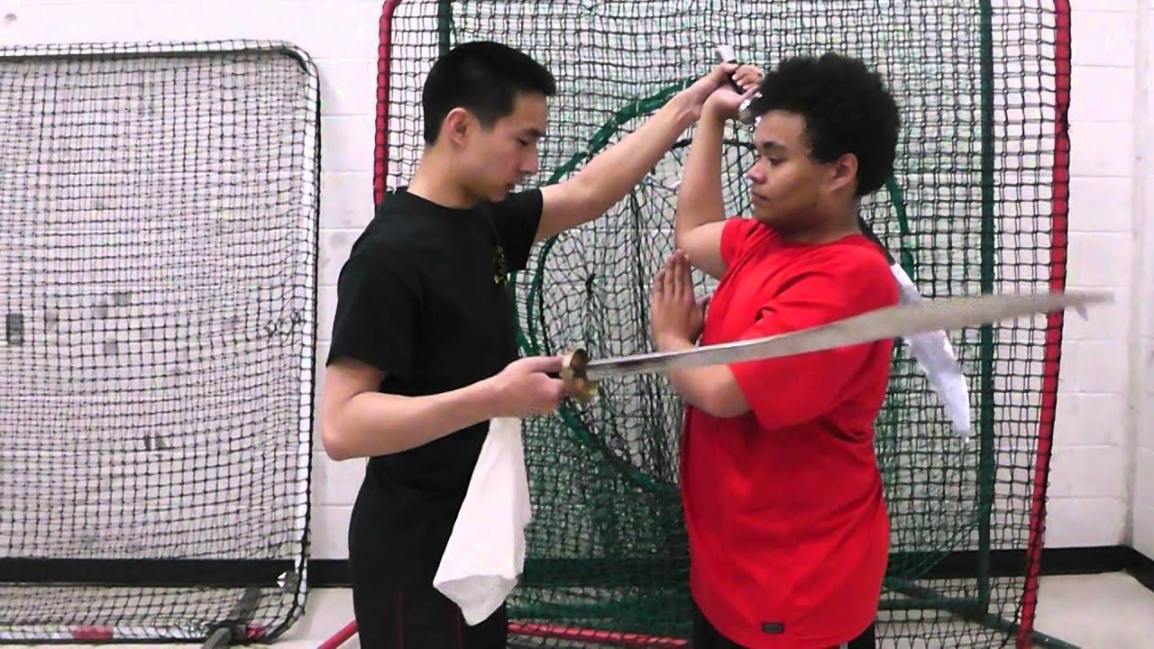 Wushu Broadsword Basic - Twining and Wrapping - YouTube