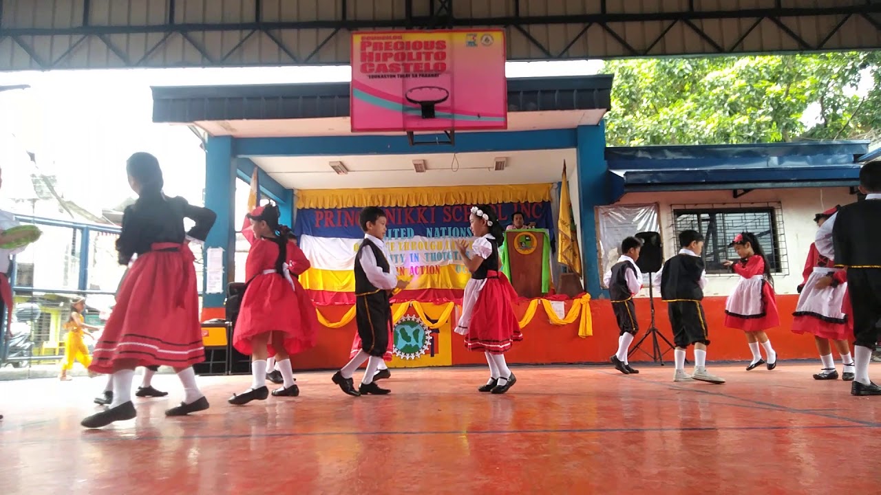 Tarantella | Italian Folk Dance | PNSI | UN presentation - YouTube