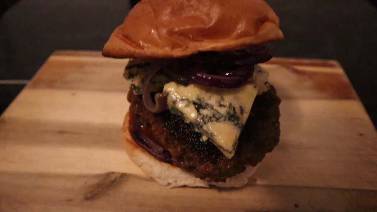 The Stilton Burger (Beef and Blue Cheese) | Jan's Kitchen | Jan Tom Yam ...