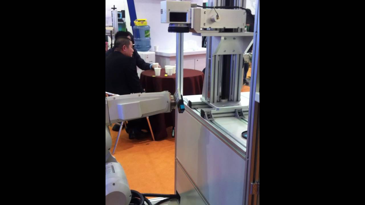 ROBOT laser marking - YouTube