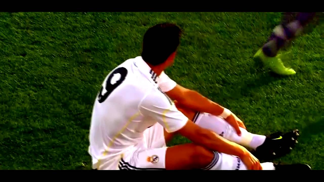 Cristiano Ronaldo first match in Real Madrid - YouTube