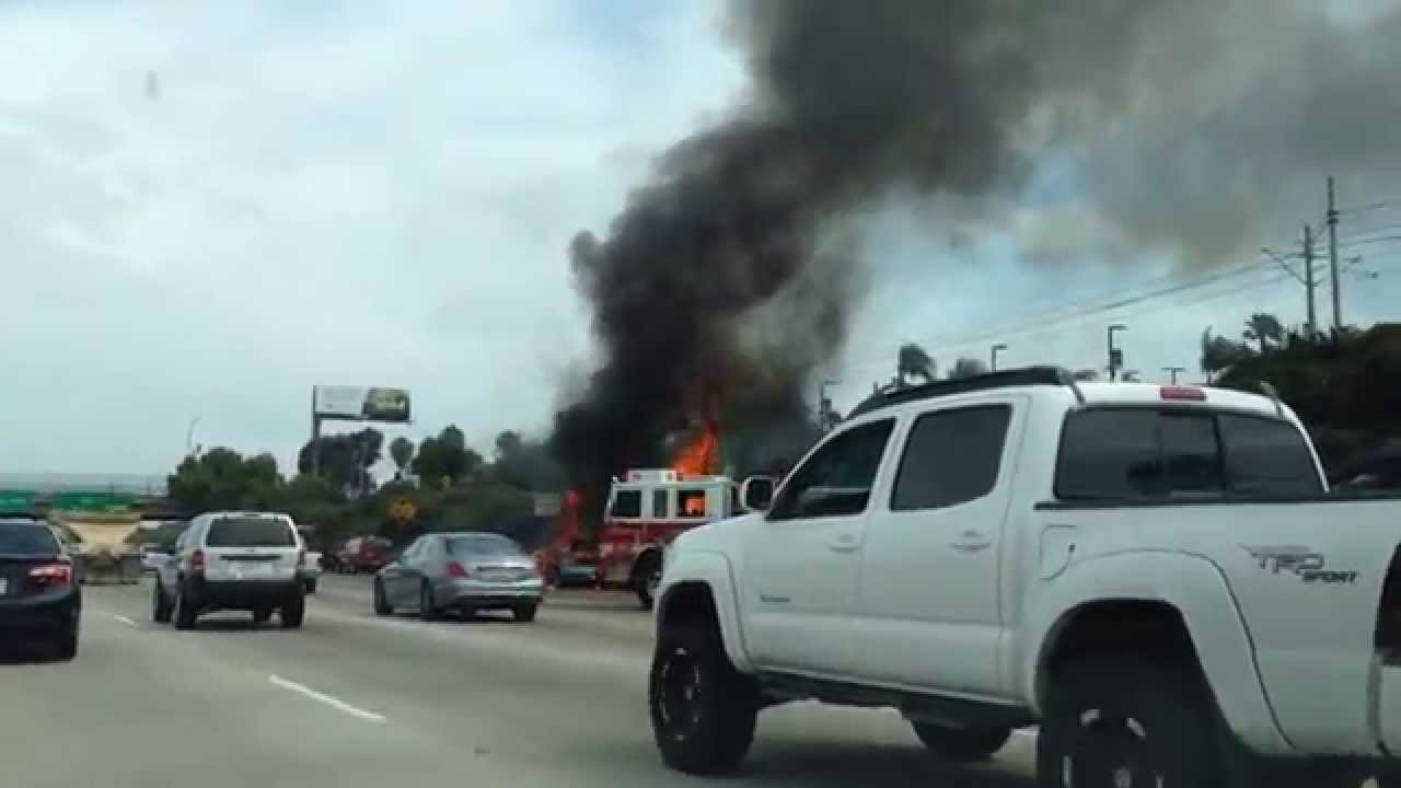 Car on fire at Freeway 5 - YouTube