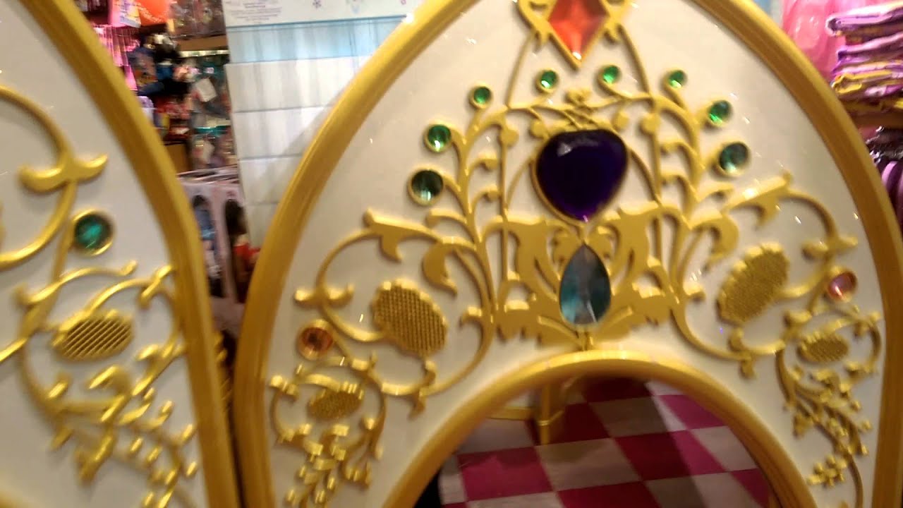 Disney store - YouTube