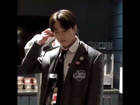 ~jungkook klip ❤️ serdar ortaç yaklaş ( açıklamayı okuyunuz lütfen)