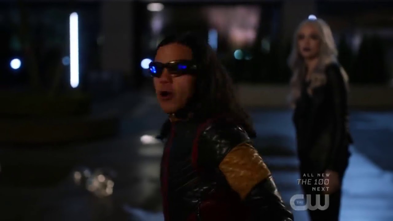 The Flash 5x22 Reverse Flash vs Team Flash fight Scene - YouTube