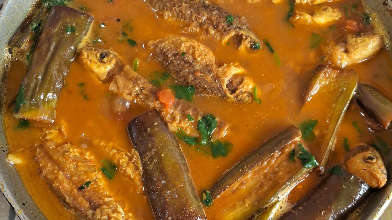 Alu bagun dea bata macher jhol // bata fish recipe // bengali style ...