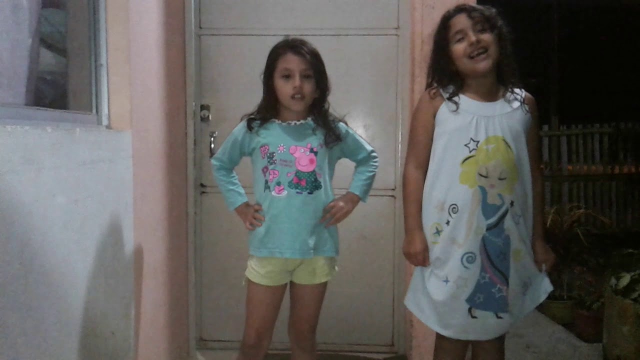 Mi Sobrina Cantando Con El Corazon Youtube
