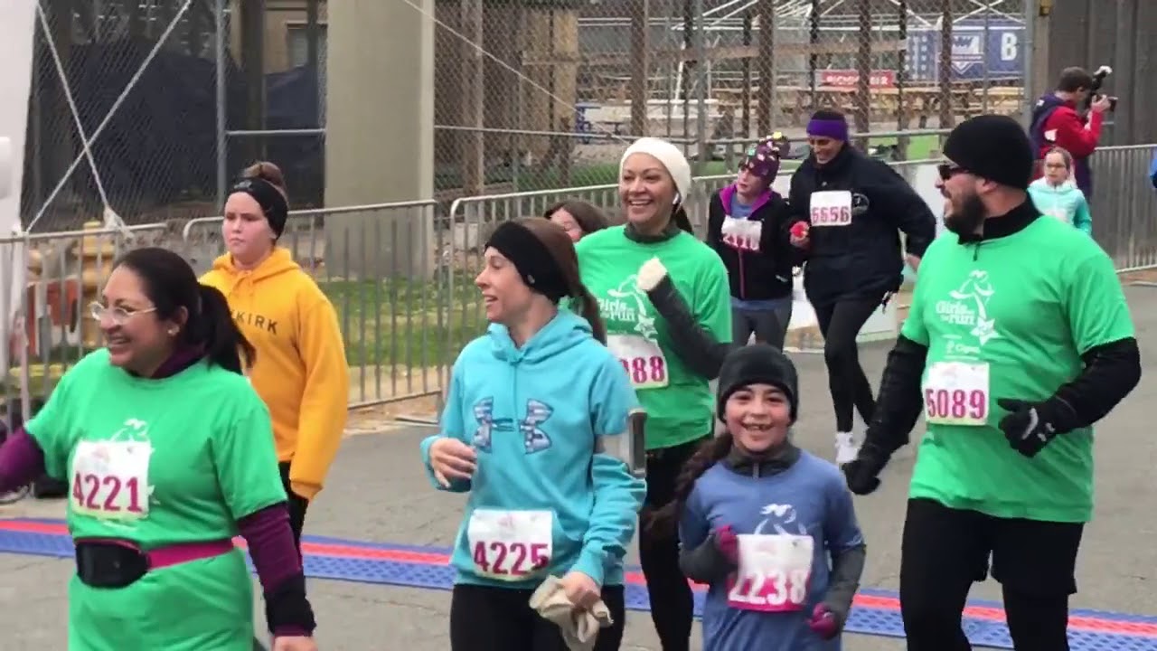 5k Finish Line Girls on the run - YouTube