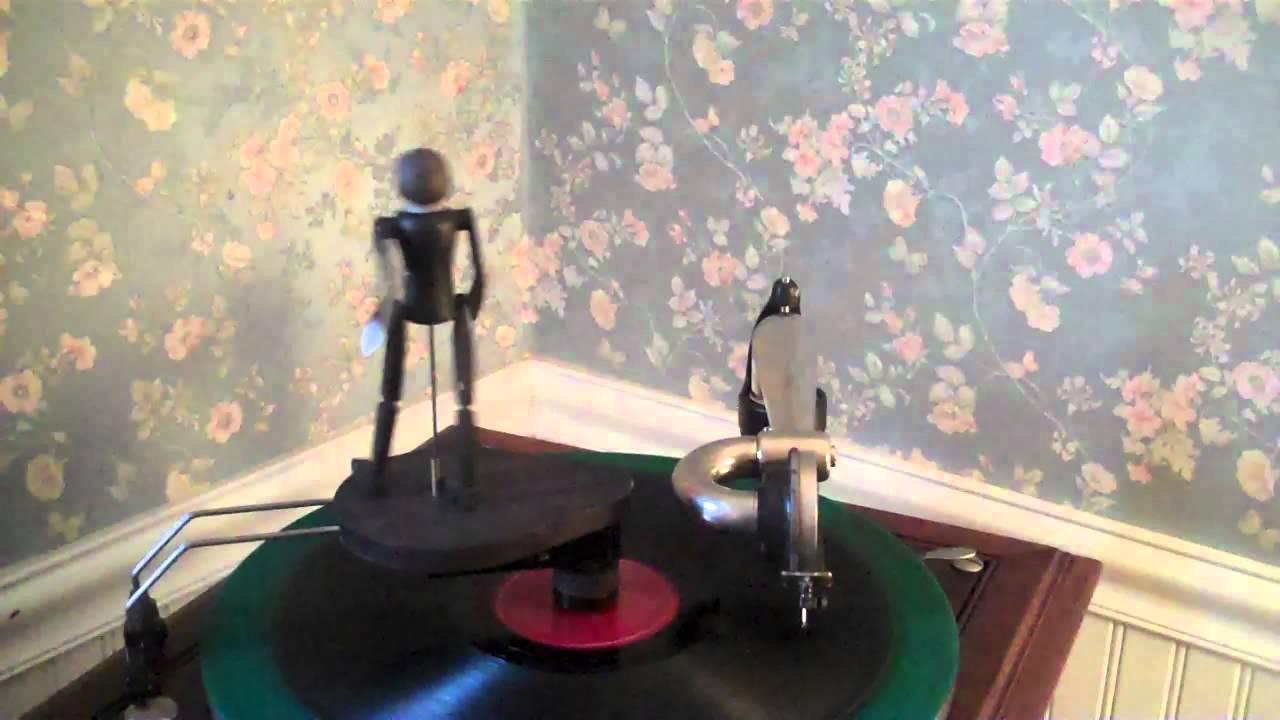 Victor Phonograph VV-VI Mahogany with Toy Dancing Jig - YouTube