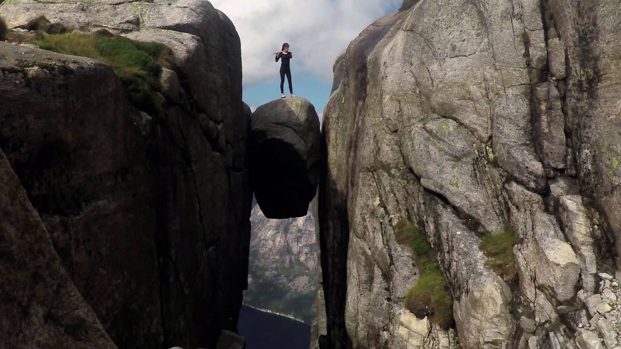 Flute solo on Kjeragbolten by Daniela Mars - Georges Hüe, Fantasie ...