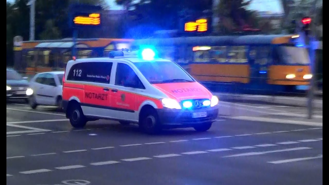 German emergency doctor car responding - 2 tone air horns [9/2014 ...