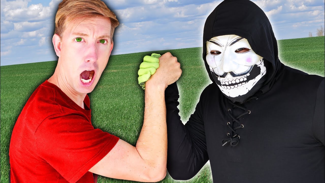 CWC vs BEST FRIEND BATTLE ROYALE Challenge to Learn if Hacker PZ9 is ...