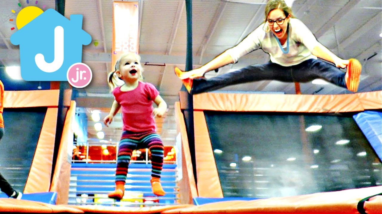 Trampoline Birthday Party - YouTube