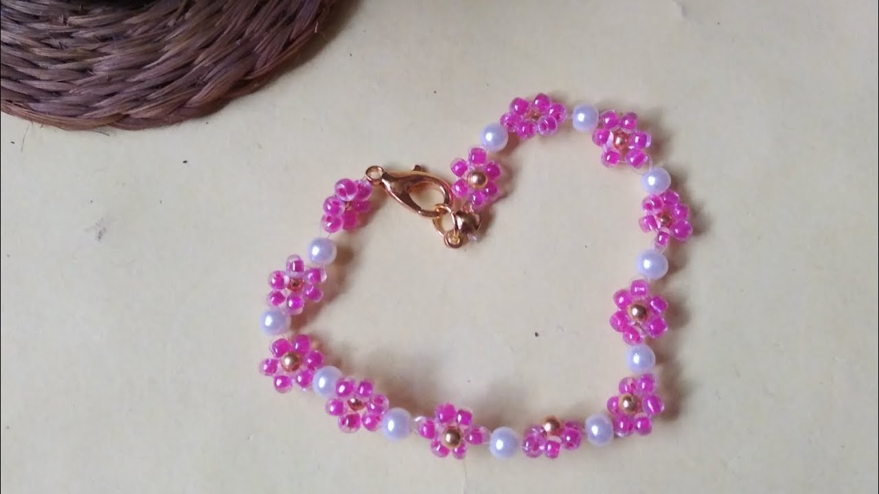 DIY Daisy Beaded Bracelet - YouTube