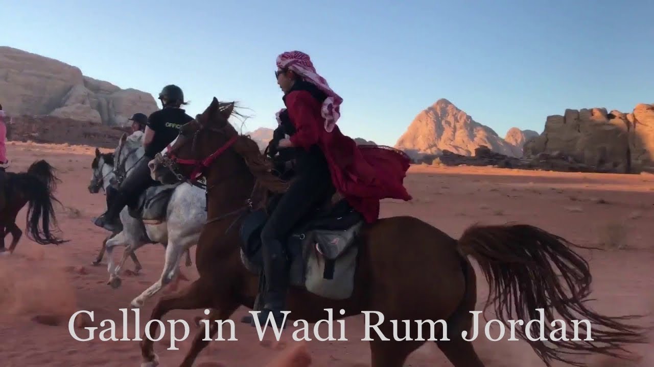 ワディラム乗馬 Wadi Rum horse riding Jordan Tracks - YouTube