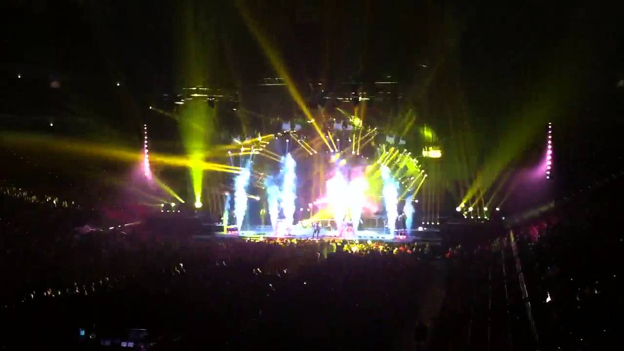 Trans Siberian Orchestra Raleigh NC Christmas Jam - YouTube