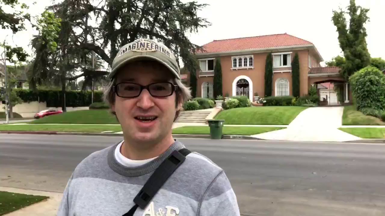 Maxine Waters lives in a mansion outside her district and yet claims to ...