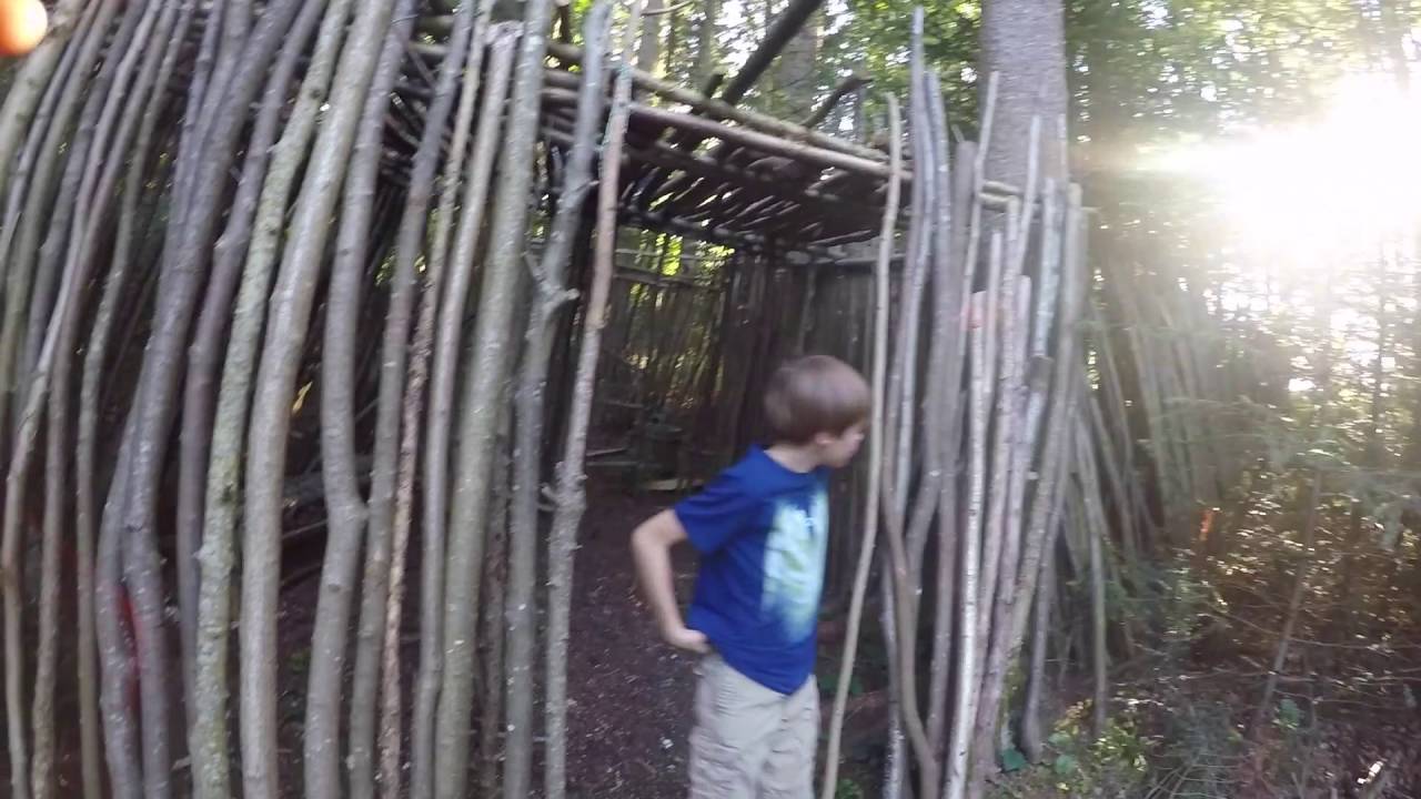 HUGE FORT IN THE FOREST - YouTube